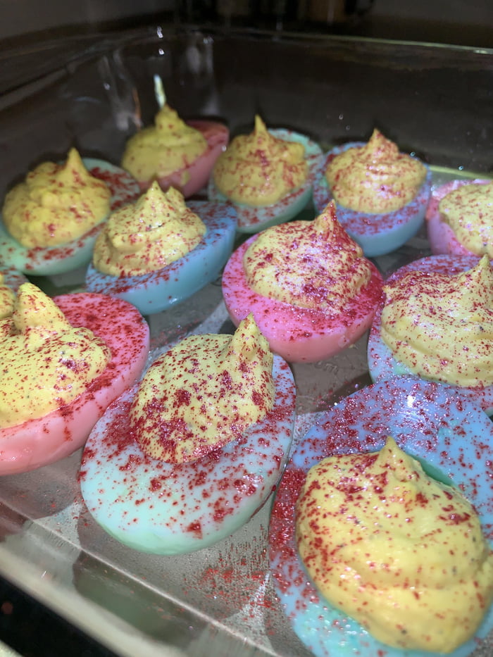 Deviled Eggs with Edible Glitter - 9GAG