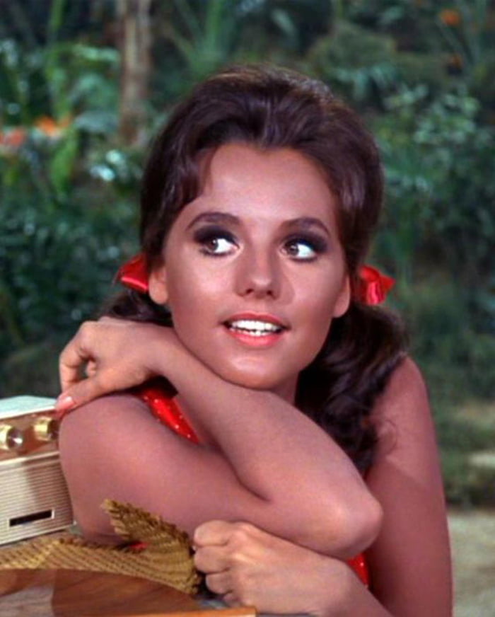 Dawn wells 1960’s on set of Gillian’s Island - 9GAG