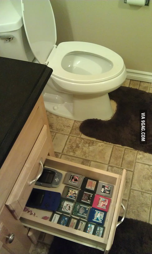 Magazine racks are so overrated. - 9GAG