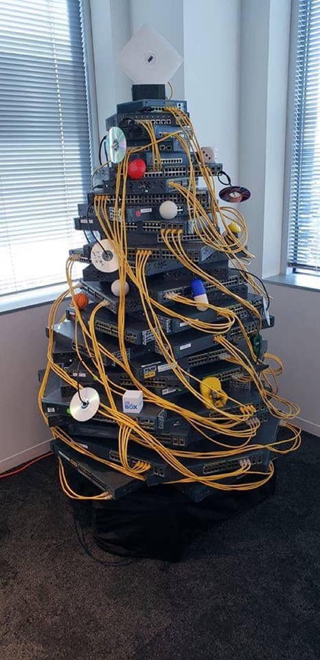 Christmas Spanning Tree - 9GAG
