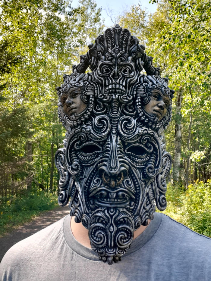 Trippy Mask - 9GAG