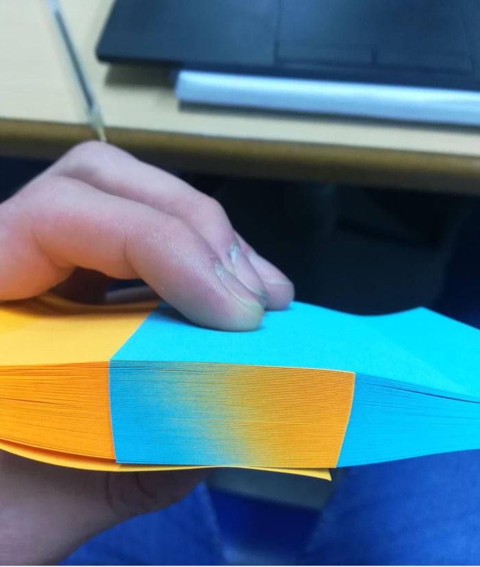 Overlapping sticky notes - 9GAG