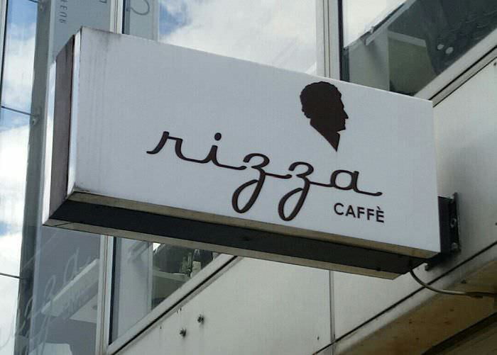 Anyone want to go to the 'Rizza' cafe? - 9GAG