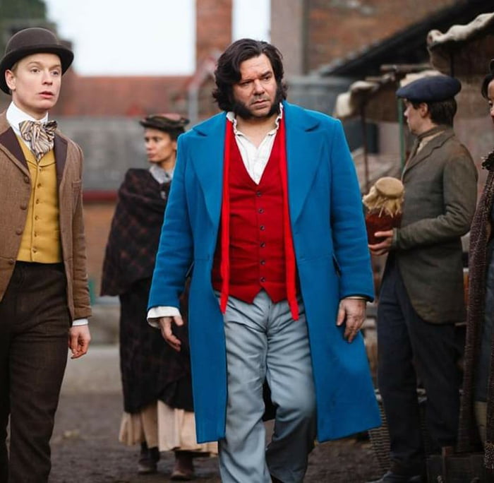 5'9 English actor Matt Berry for Wolverine? - 9GAG