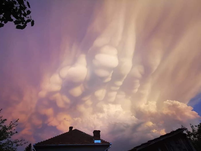 What kind of clouds are this ? - 9GAG