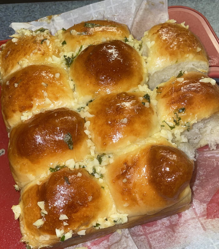 Garlic Rolls - 9GAG