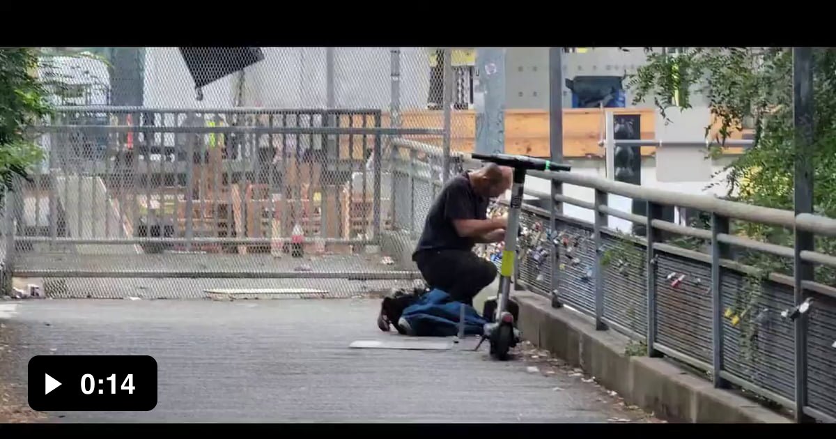 Man picking love locks - 9GAG