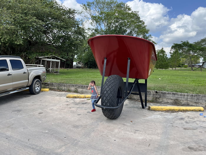 Of a wheelbarrow - 9GAG