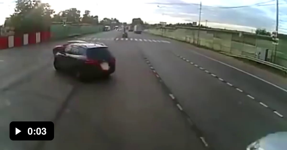 Reckless left turn - 9GAG