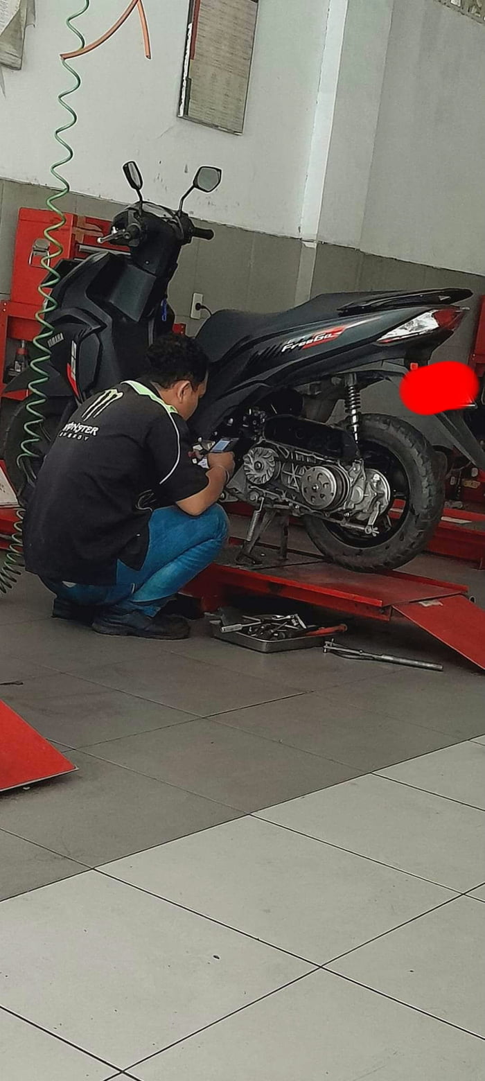 Nonton tutorial dulu di youtube - 9GAG