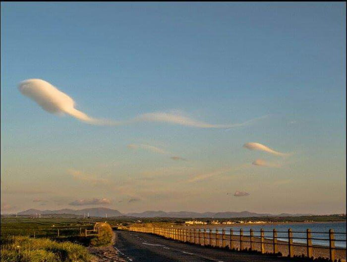 These clouds that look like sperm - 9GAG