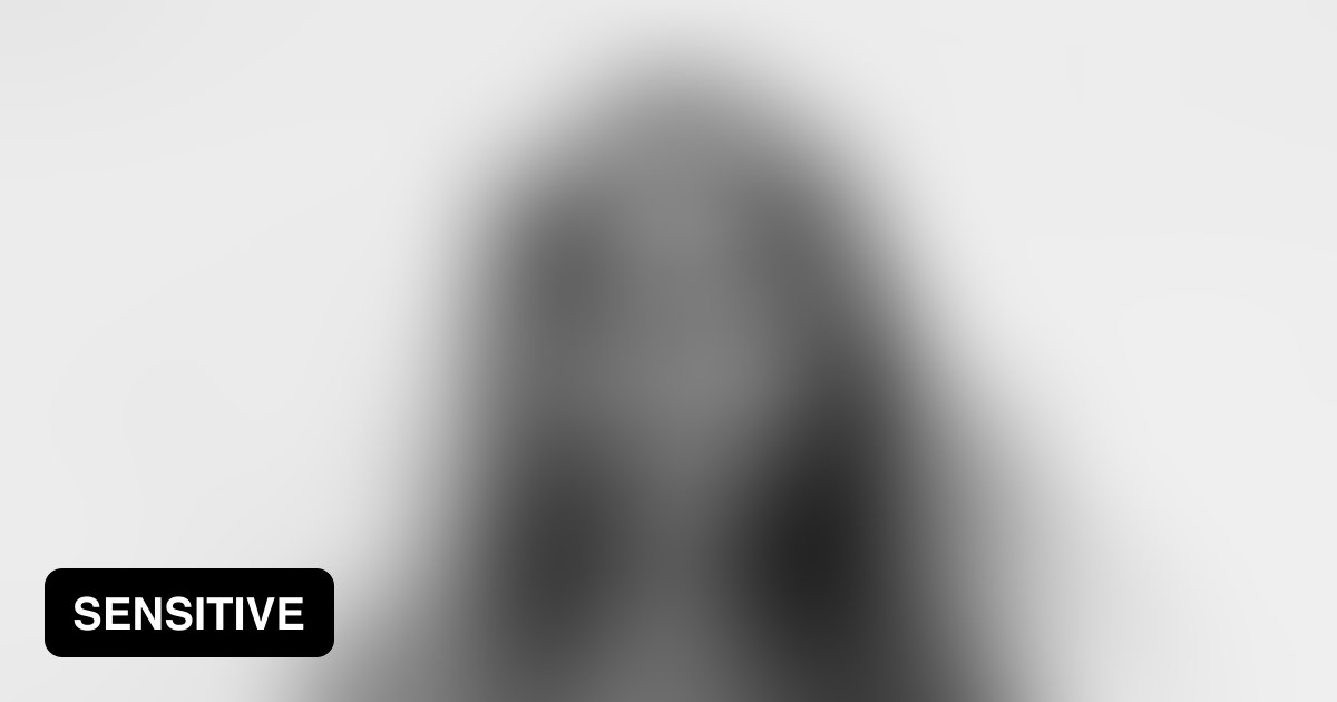 Dakota Fanning's nipples - 9GAG