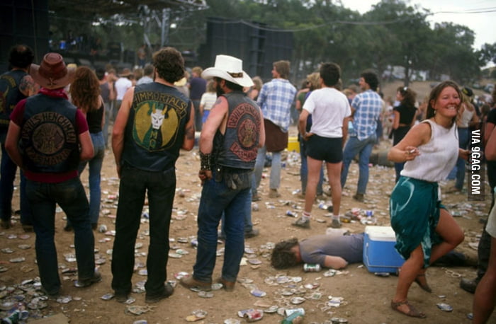 A Lynyrd Skynyrd concert in 1987. - 9GAG