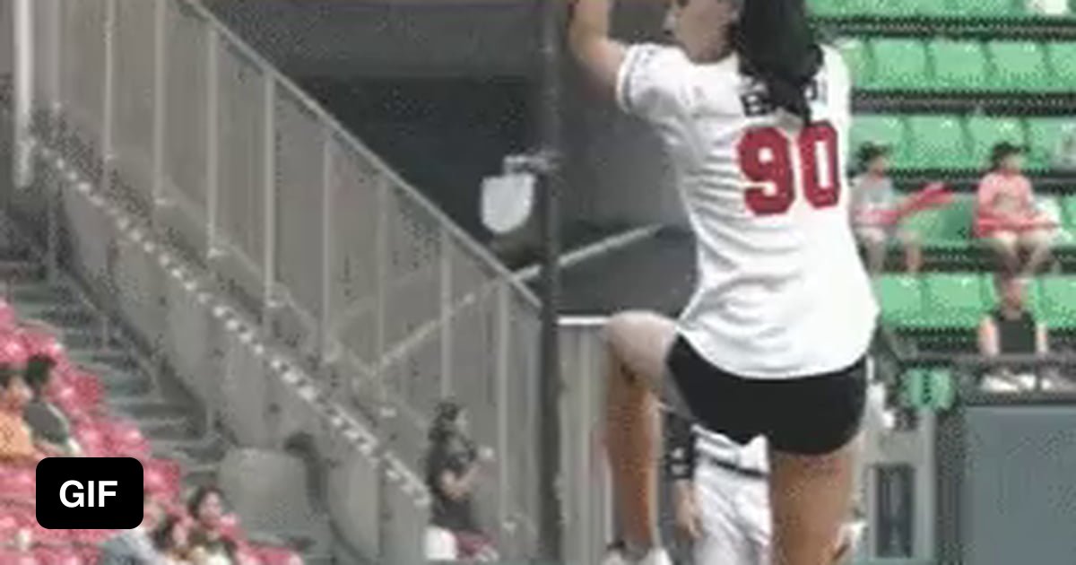 Nice Throw. - 9GAG