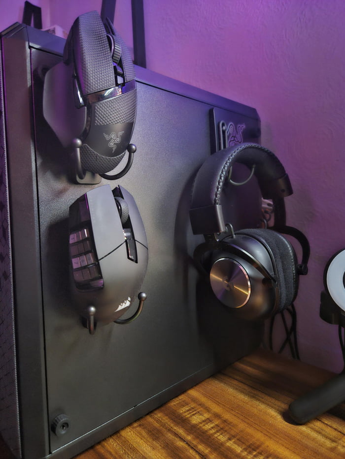 Command Hooks for mouse holders? - 9GAG
