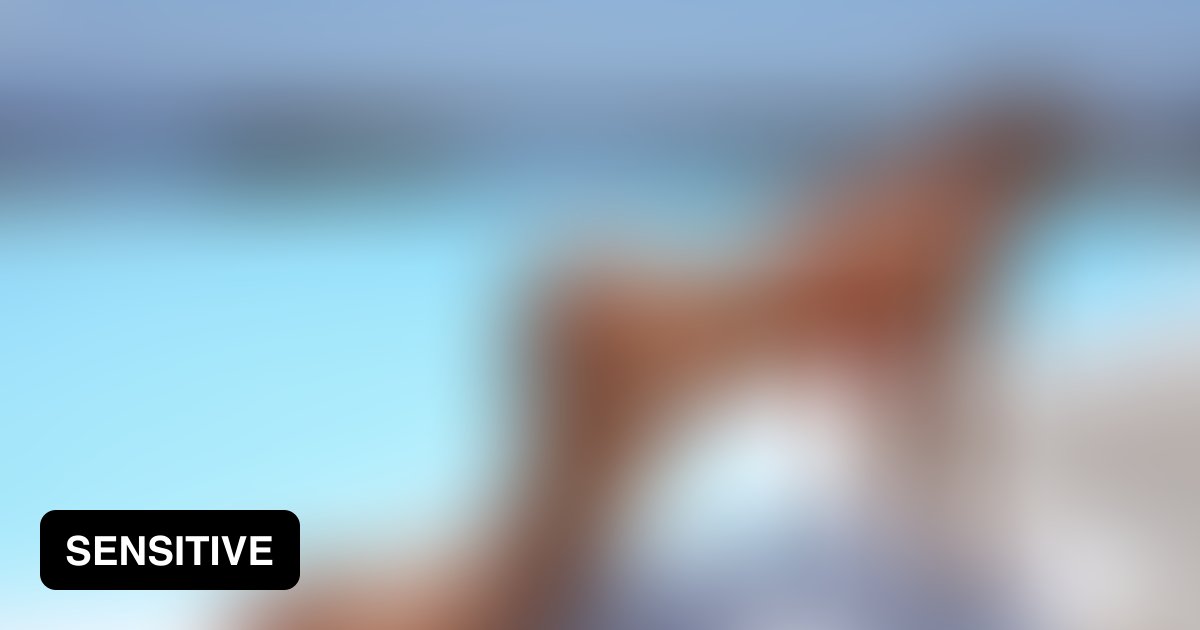 Maria, poolside - 9GAG