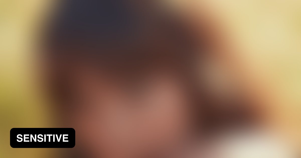 Dakota Johnson - 9GAG