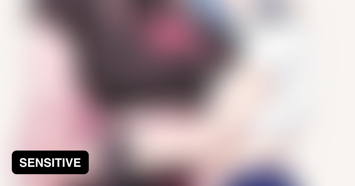 Calli & Suisei in shorts (by bluefield) - 9GAG