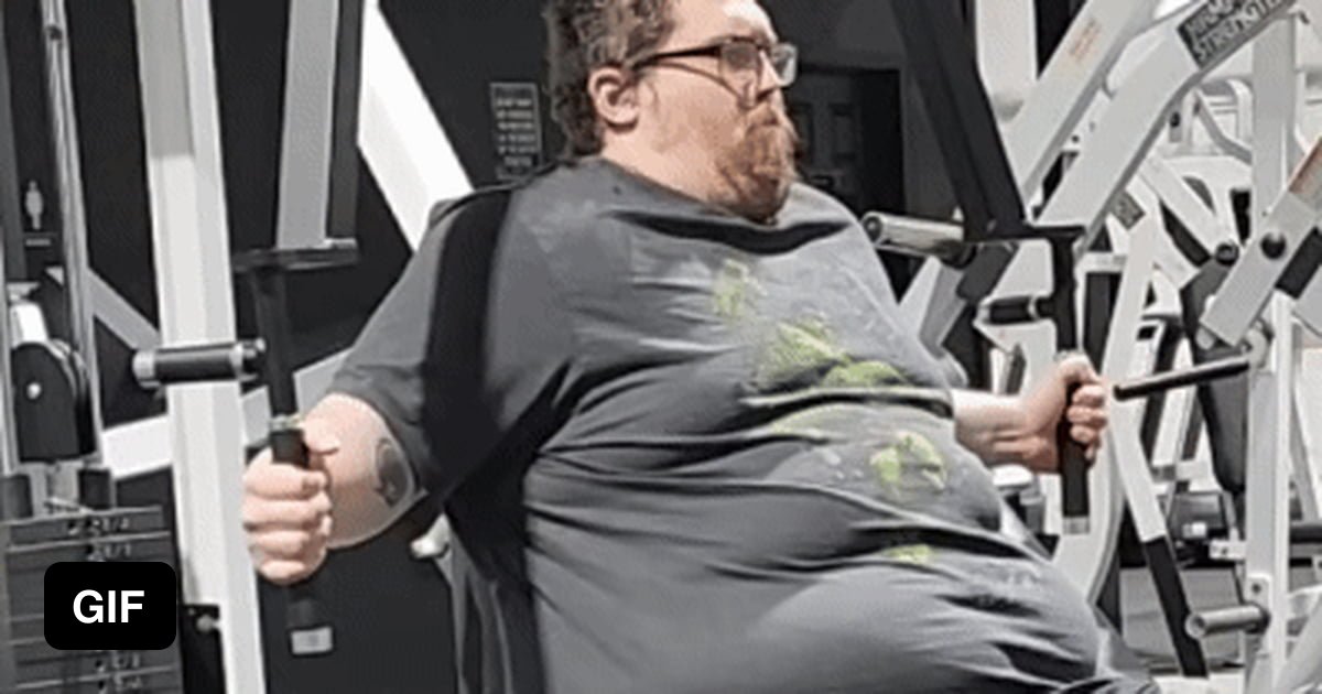 That random gym fat dude is always surprisingly stronk - 9GAG