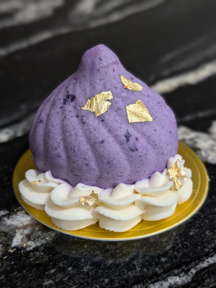 Mini ube mousse cake - 9GAG