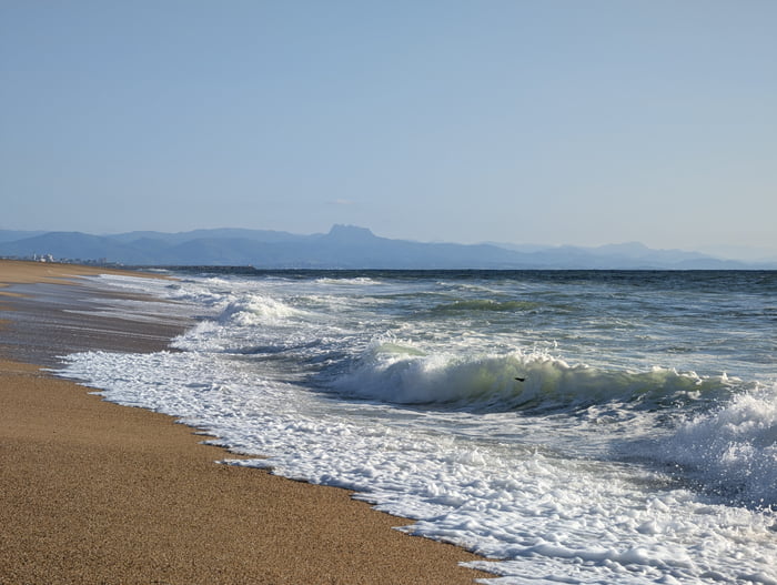 A bit different France - 9GAG