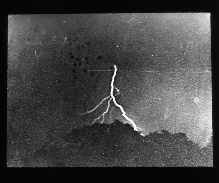 First photograph of lightning. William Nicholson Jennings. Sept. 2 ...