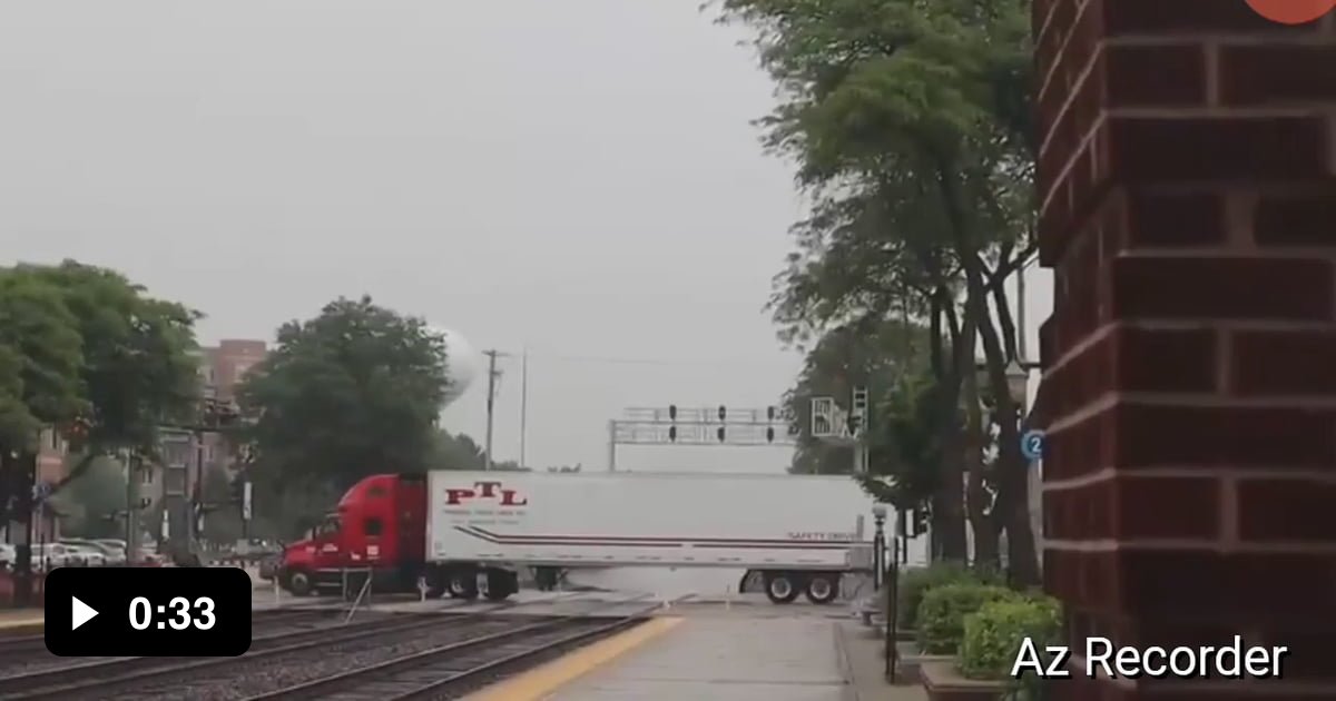 That truck was in the wrong place at the wrong time - 9GAG