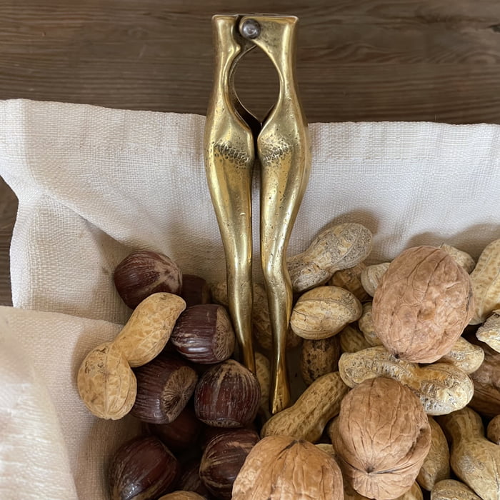 Just wanted to show you my favourite nutcracker. The back in comments. - 9GAG