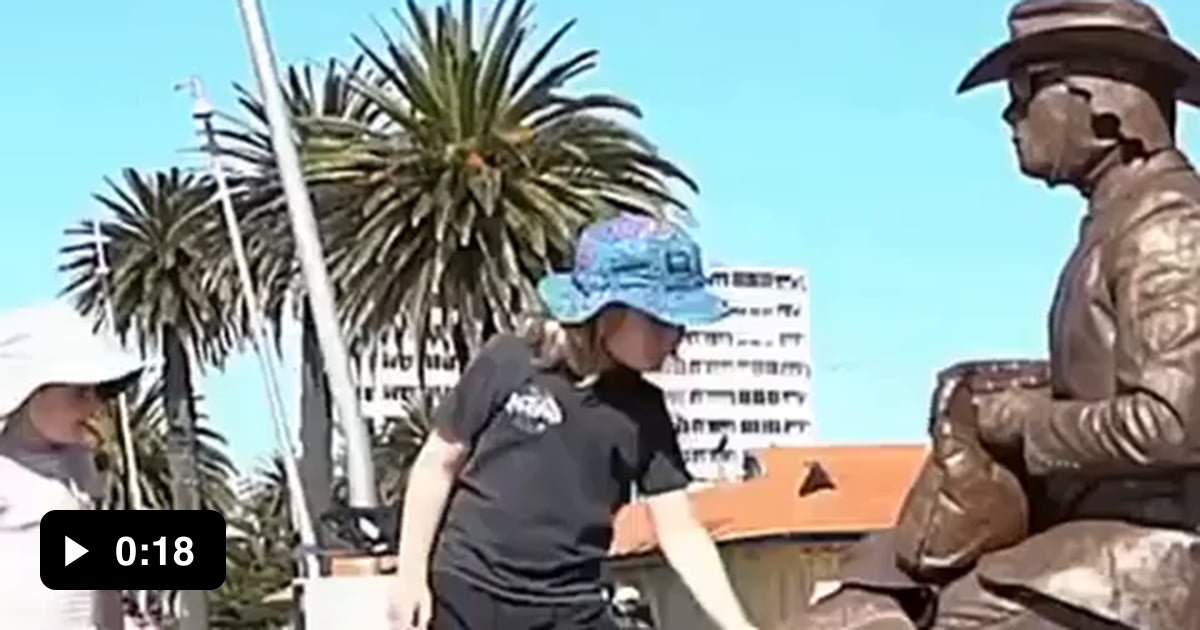 Mommy, it's gonna fall! - 9GAG