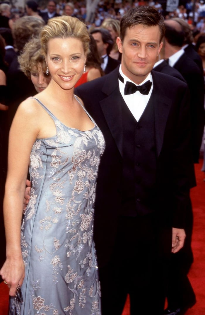 Lisa Kudrow and Matthew Perry 1997 - 9GAG