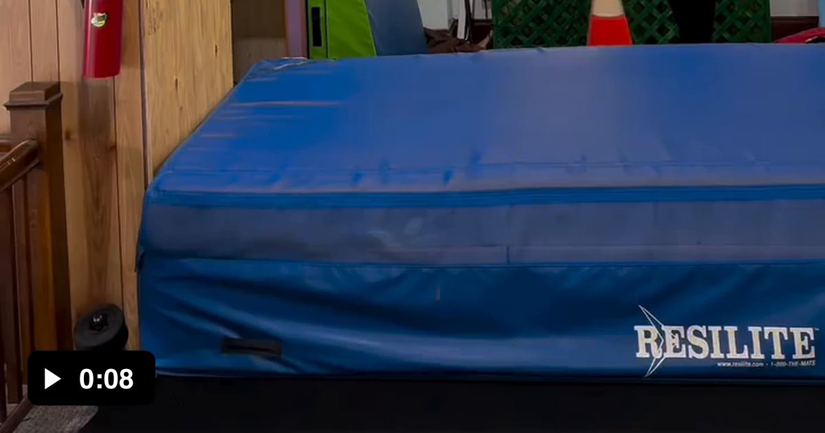 That’s not now you install VLC - 9GAG