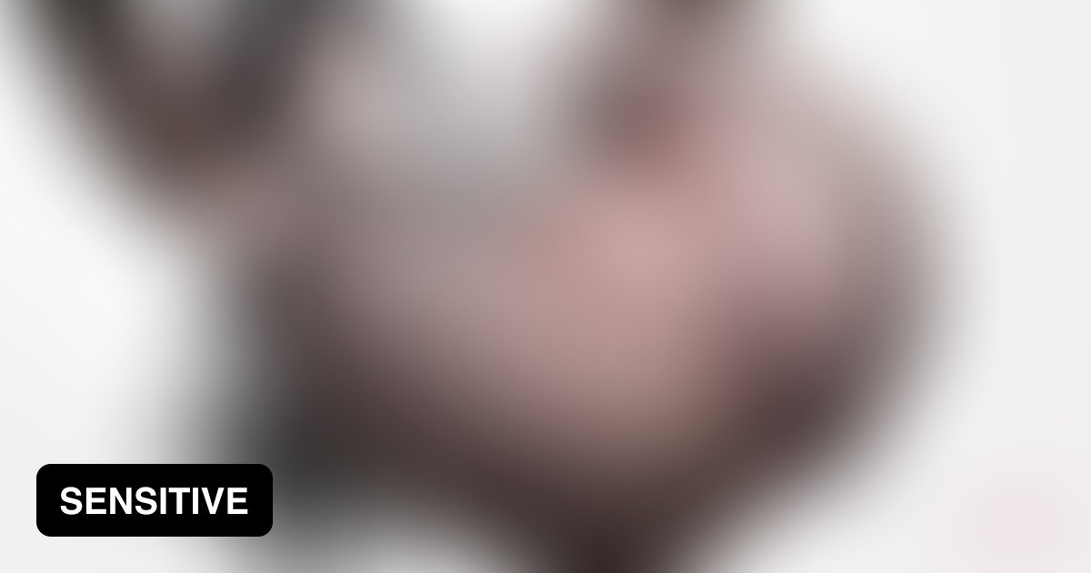 Rio with her legs spread - 9GAG