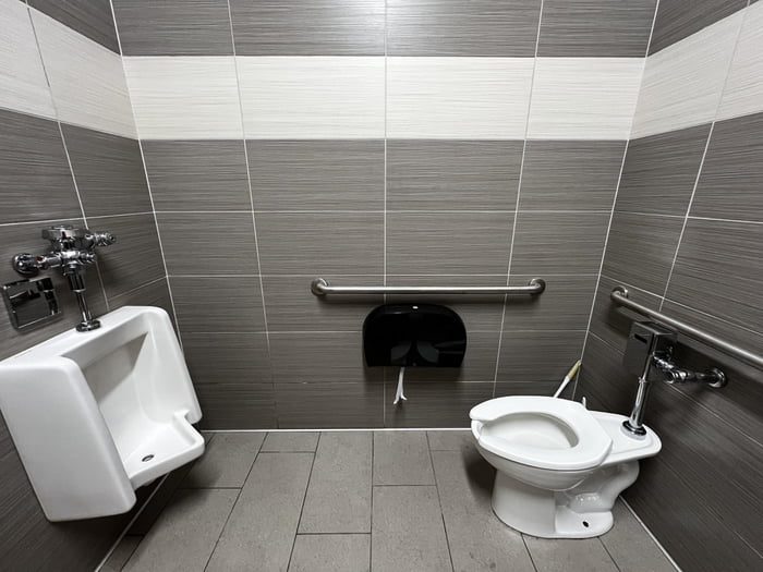 Dueling toilets. Everything flushes no matter what. - 9GAG