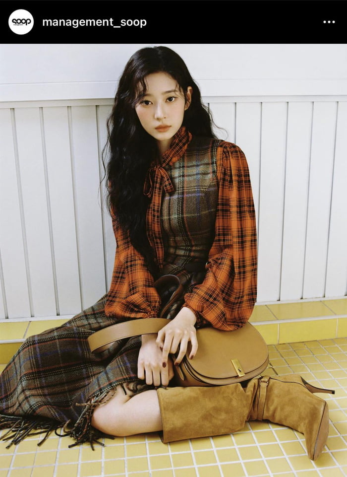 220901 Management SOOP Instagram Update With Kim MinJu - 9GAG