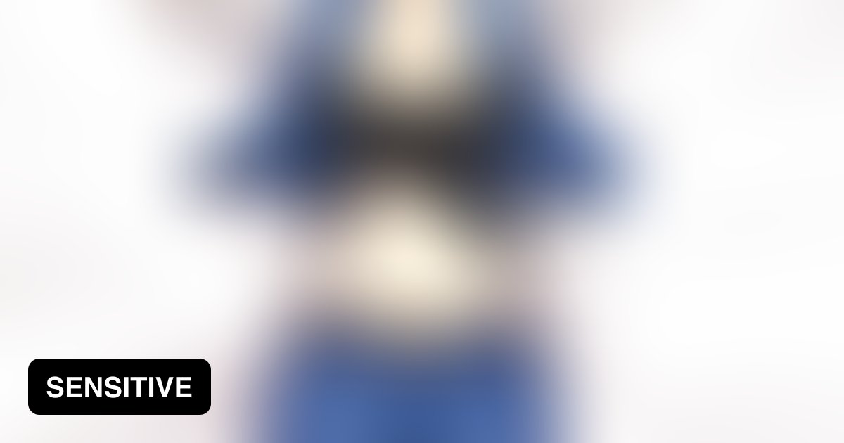 Android 18 hug-pillow cover by artist Ahngkeut. - 9GAG