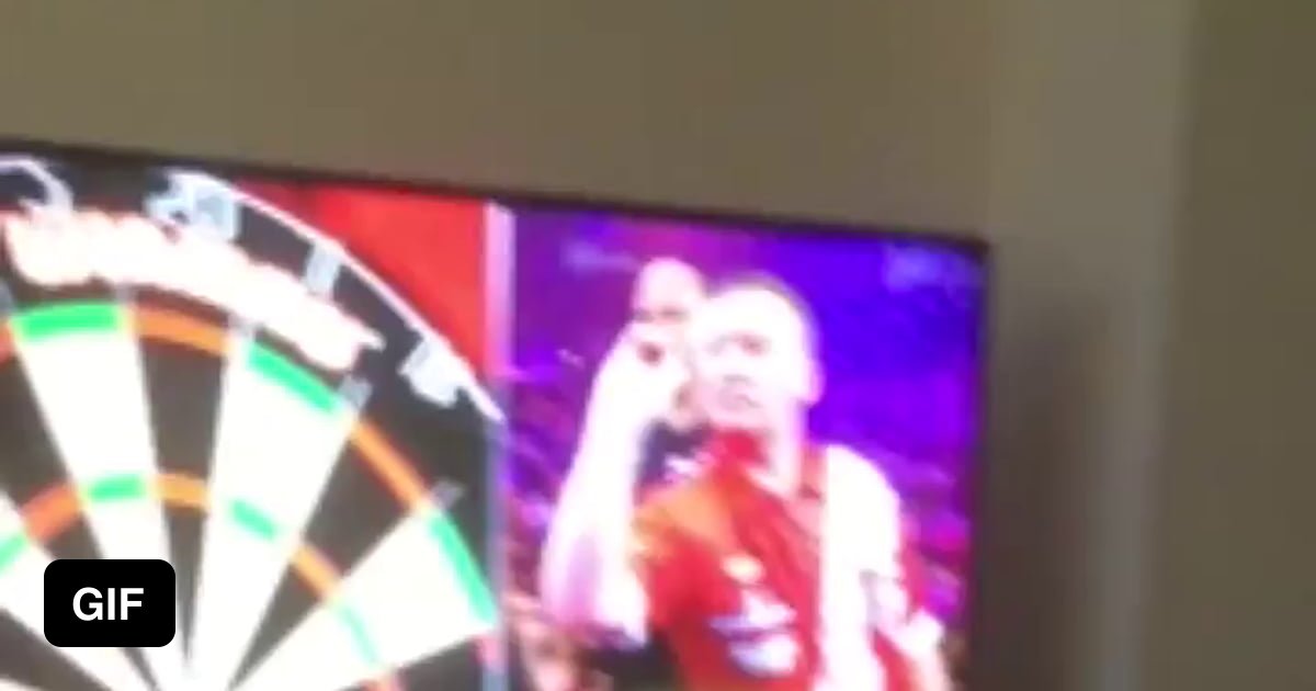 Throw it, throw it! - 9GAG