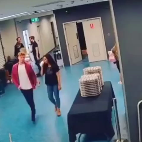 Unstable table - 9GAG