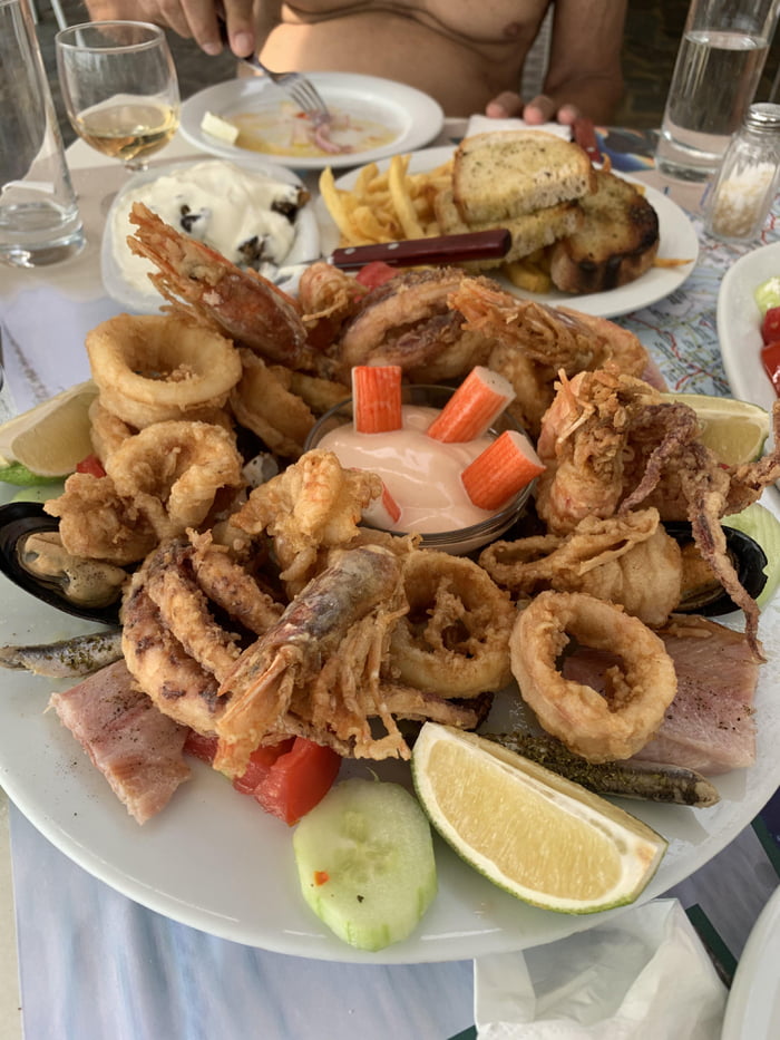 This seafood sampler - 9GAG