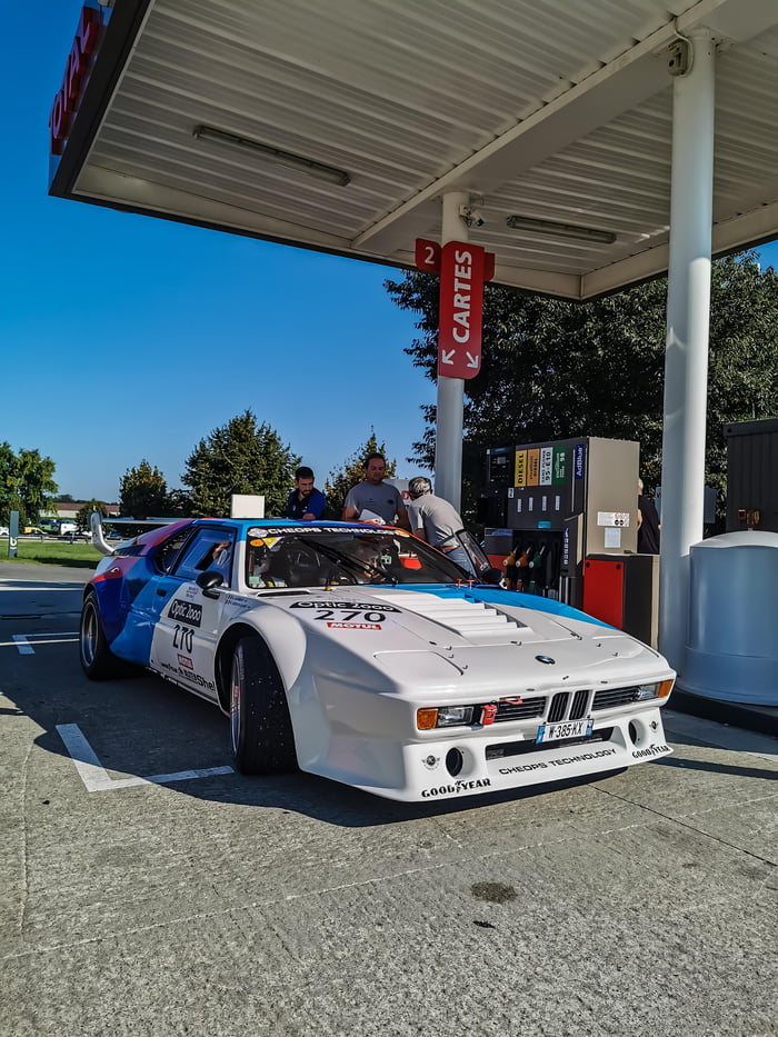 BMW M1 Procar refueling (2736X3648) - 9GAG