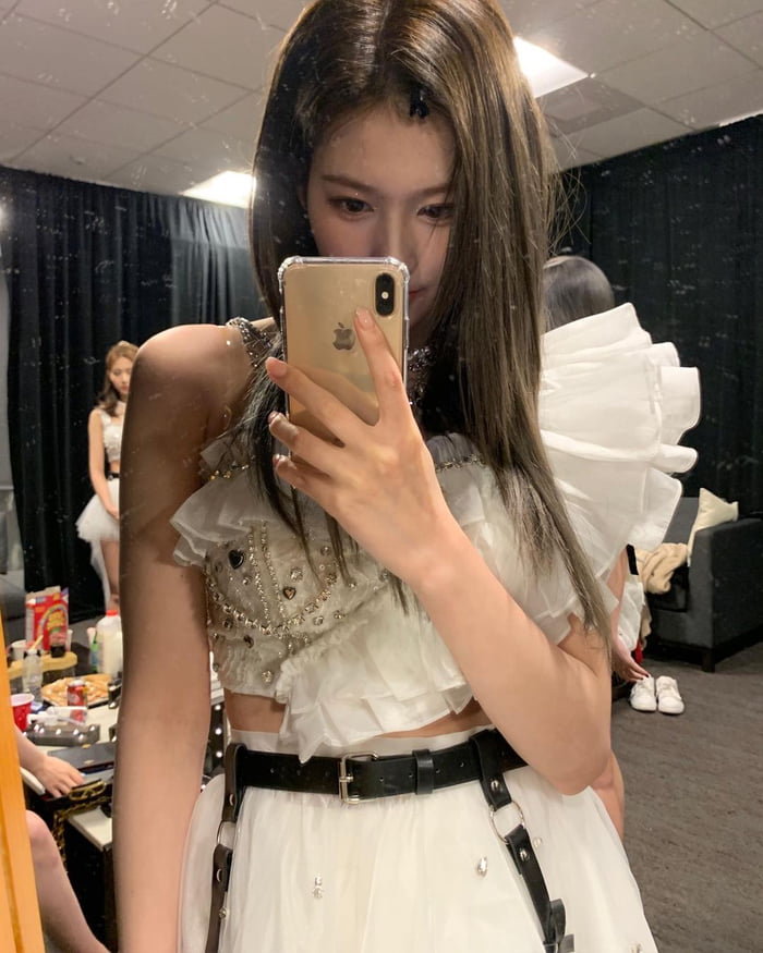 M.by_sana Instagram Update - Sana mirror selca - 9GAG