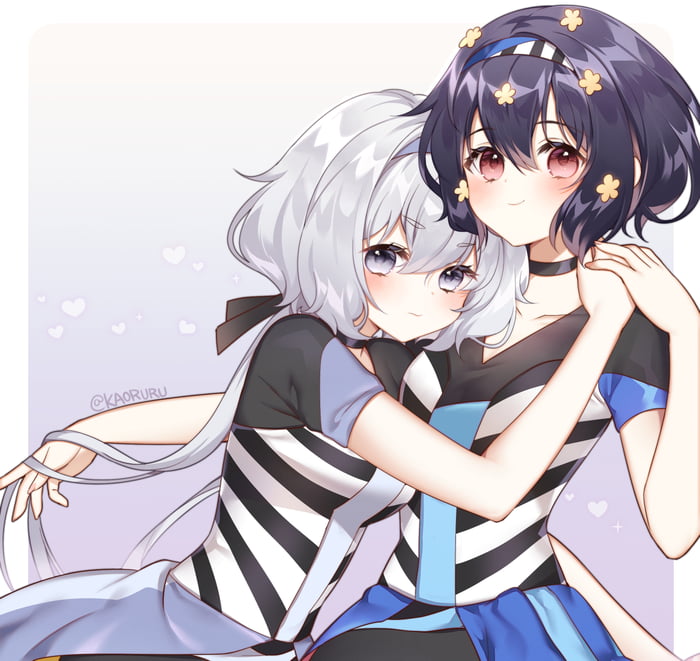 Arms wrapped around each other - 9GAG