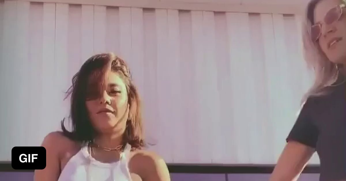 Vanessa Hudgens & GG Magree - 9GAG