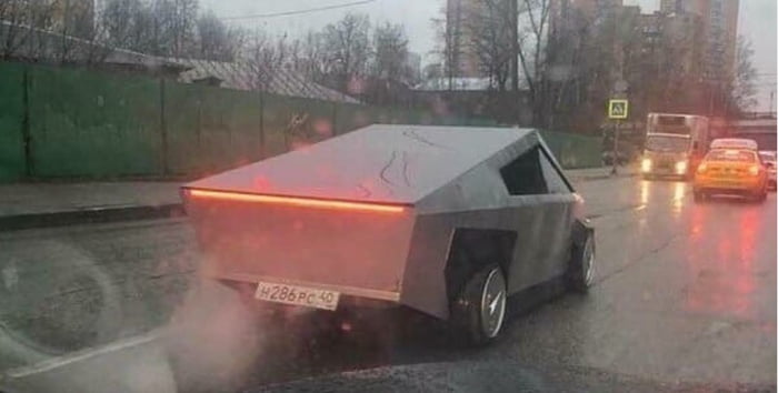 Russian cybertrack - 9GAG