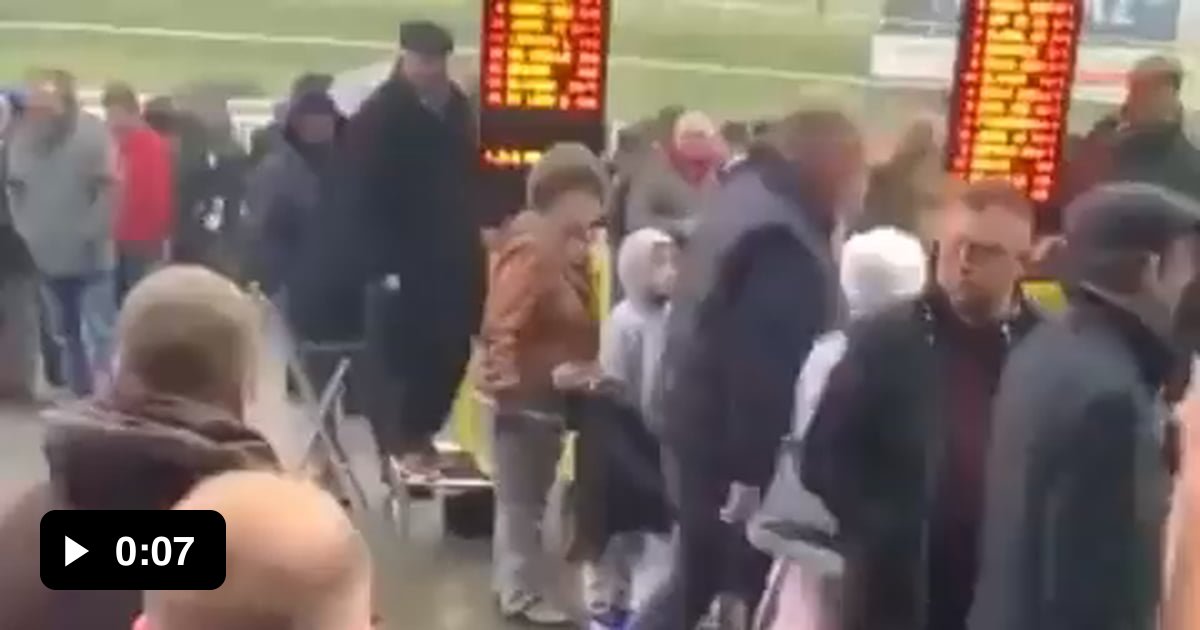 Embarrassed level max - 9GAG