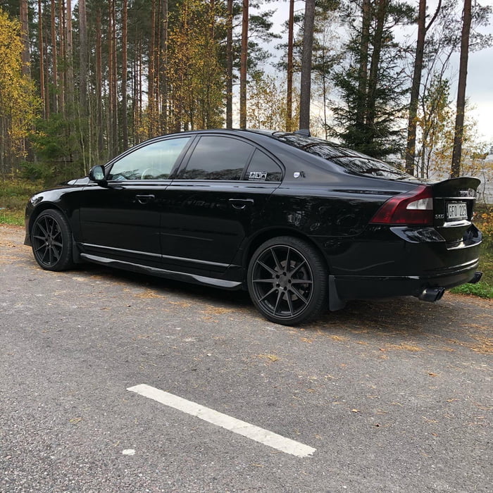 Volvo S80 V8 with wing, skirts and front bumper from ProTuning. - 9GAG