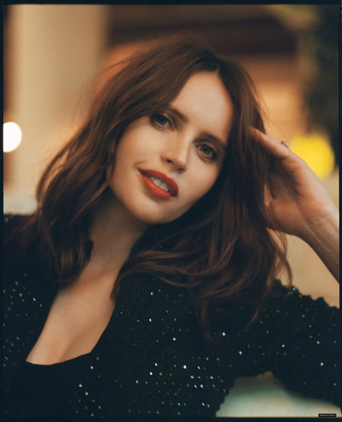 Felicity Jones - 9GAG