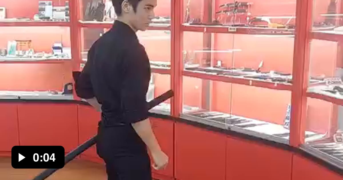 Never let them know your next move - 9GAG