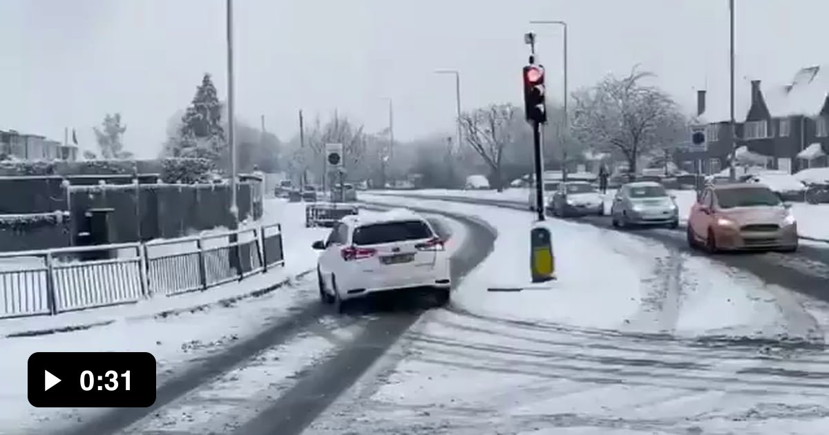 Slippery corner - 9GAG