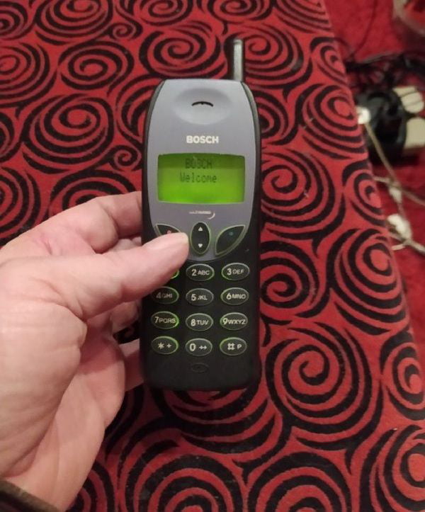 This was my first mobile phone back in 1999. What was your first? - 9GAG