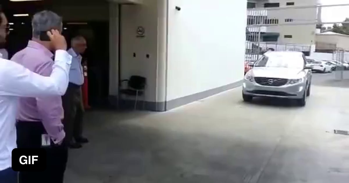 Demonstration of Volvo's automatic braking - 9GAG